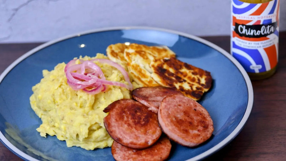 Mangú Dominicano (Dominican Mashed Plantains) with Los Tres Golpes ...